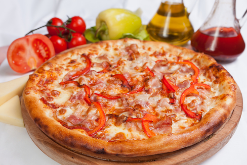 Ricetta e Calorie della Pizza con i Peperoni – Vivere Meglio